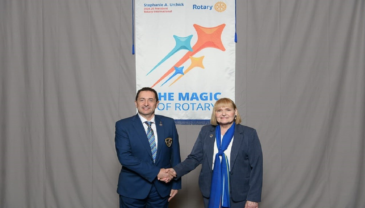 La Présidente du Rotary International, Stephanie Urchick, en visite ...